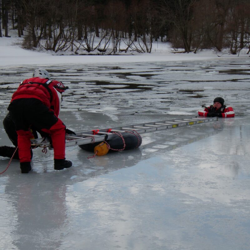 Ice Safety & Rescue Courses » Rescue 3 International
